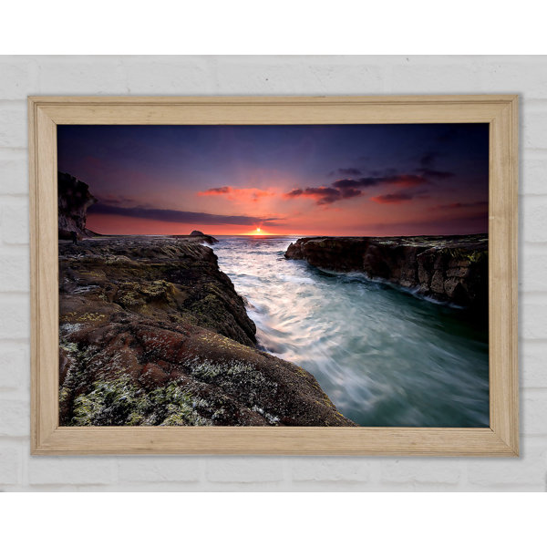 Haus am Meer Sonnenuntergang am Muriwai Strand Gerahmter Druck | Wayfair.de